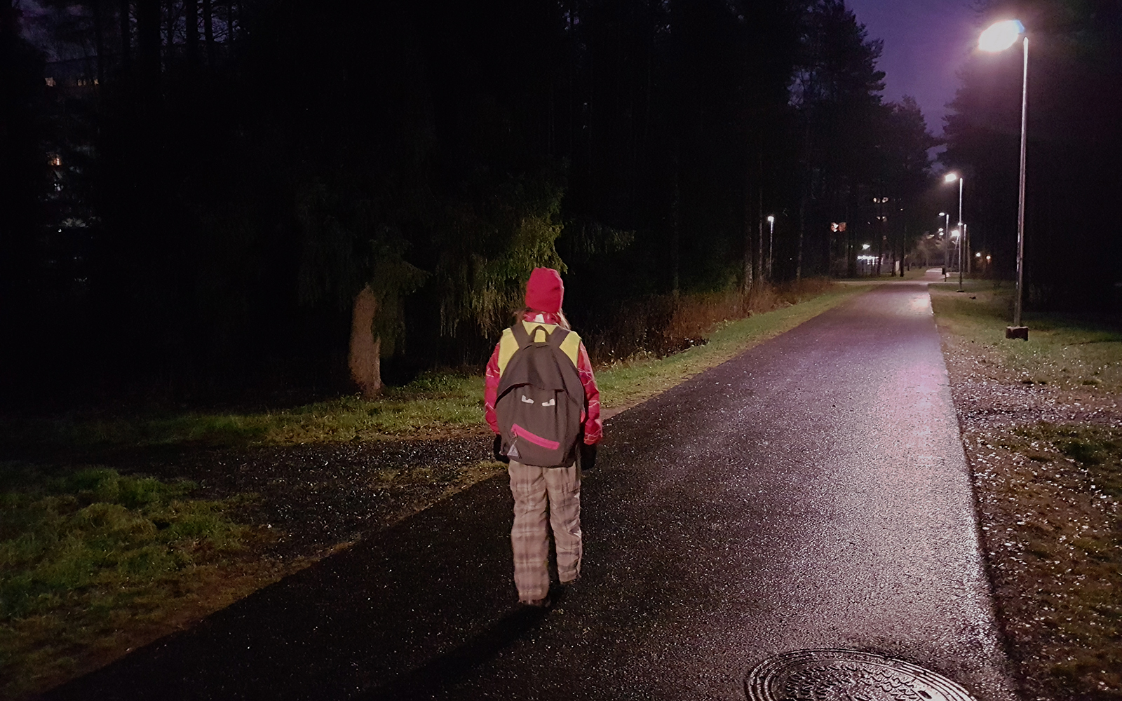 A very scary journey to school | Mom of Finland